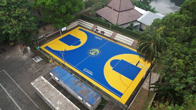 Pemasangan Lapangan Basket dan Futsal untuk Fakultas Teknik Universitas ...