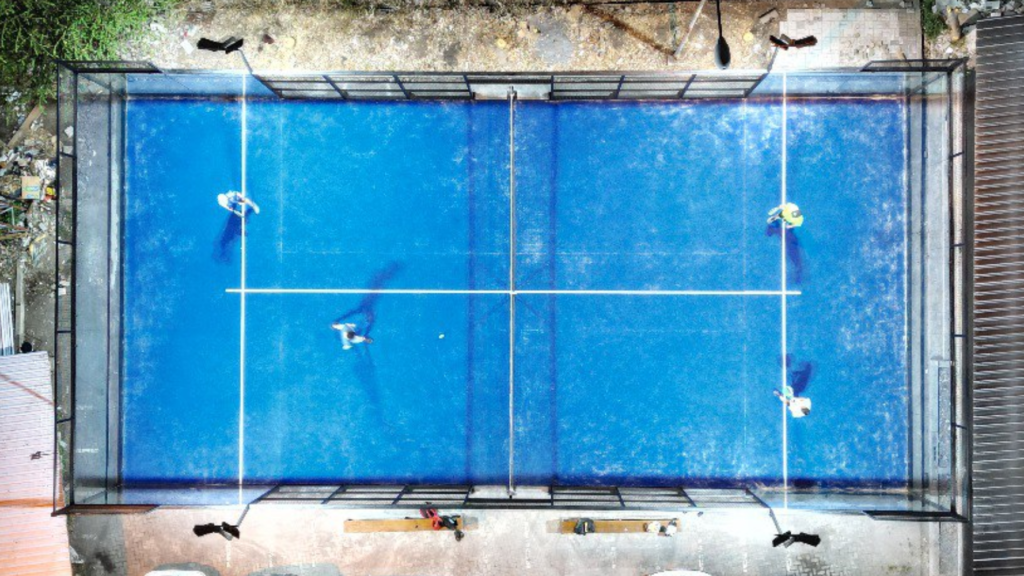 Lapangan Padel Pertama di Surabaya, Jawa Timur – PT Eastmatix Universal ...