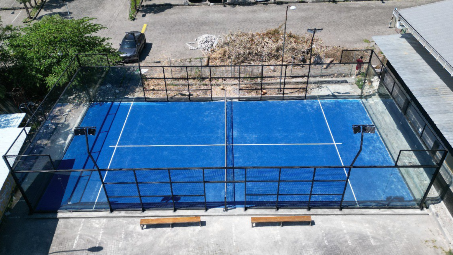 Lapangan Padel Pertama di Surabaya, Jawa Timur – PT Eastmatix Universal ...